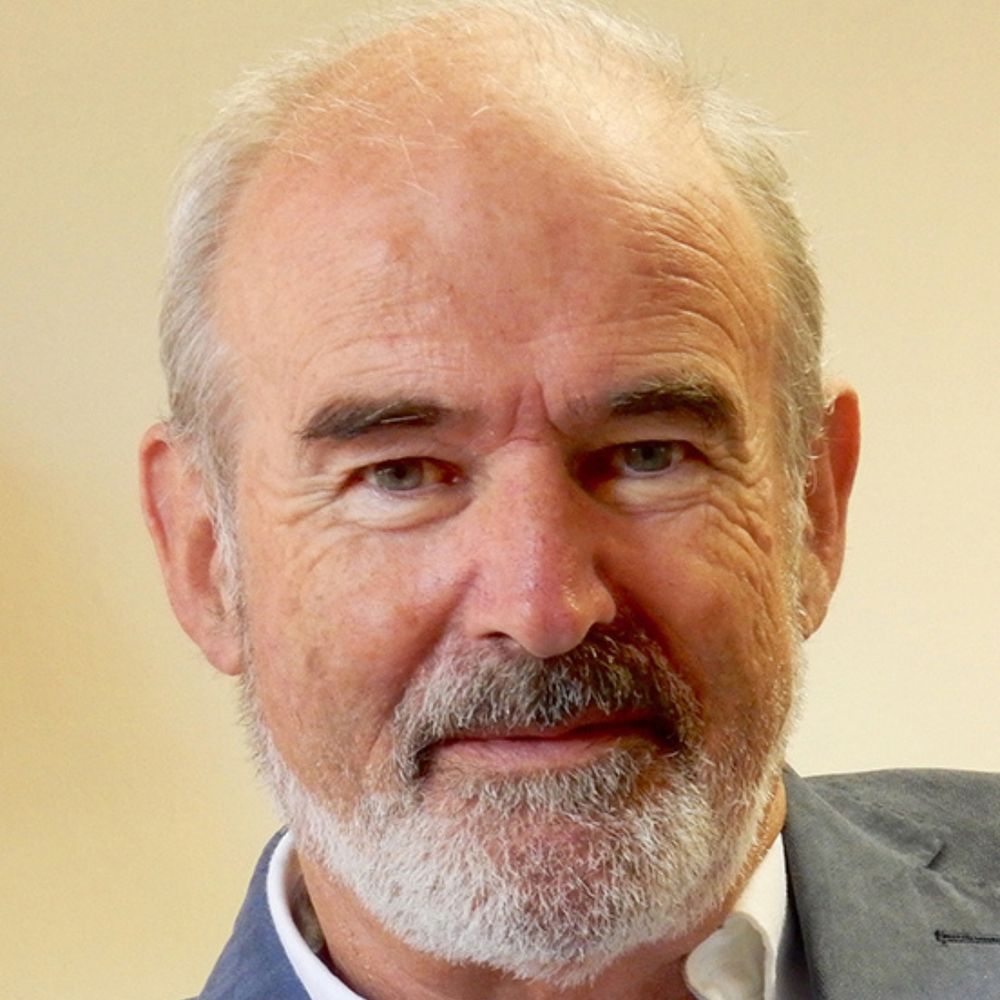 #173 Herbs that Heal with Simon Mills | The Doctor's Kitchen