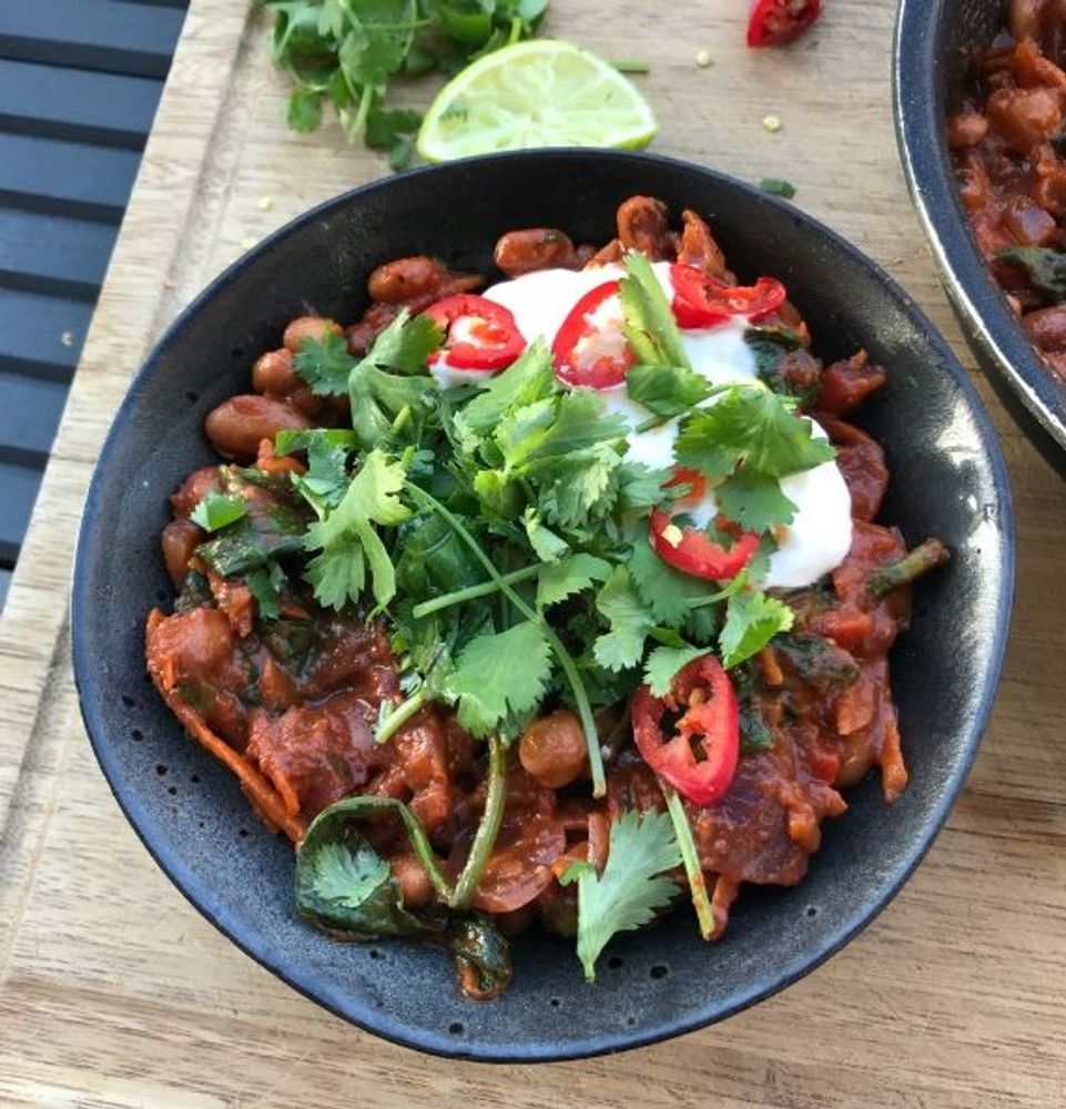 One Pot Spinach and Mixed Bean Chilli | The Doctor's Kitchen